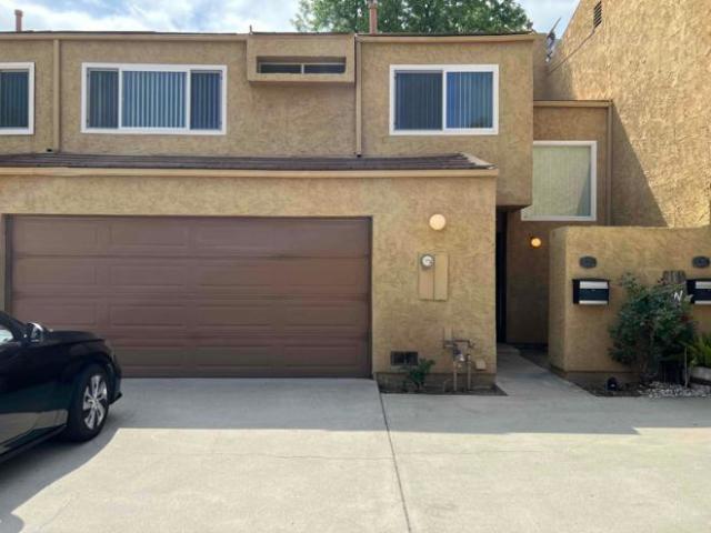 3 Br, 3 bath, Townhouse/Brownstone/RowHouse 4791 Carmonita Ln