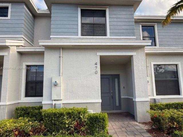 3 Br, 3 bath, Townhouse/Brownstone/RowHouse 470 NE 12th St