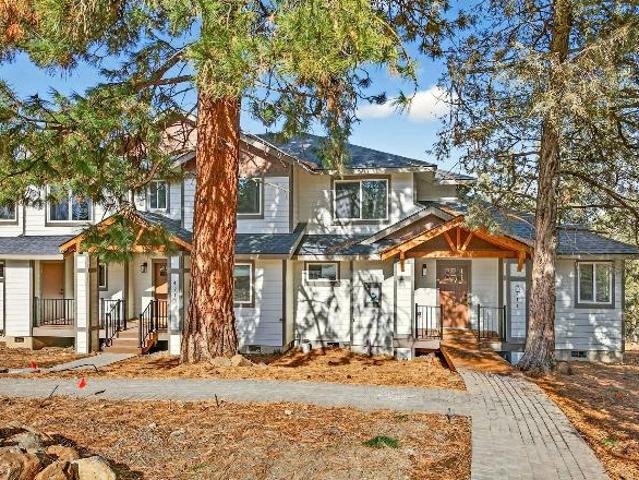 3 Br, 3 bath, Townhouse/Brownstone/RowHouse 4715 Redtail Dr