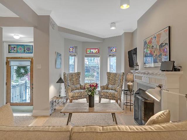 3 Br, 3 bath, Townhouse/Brownstone/RowHouse 47 Howland Avenue
