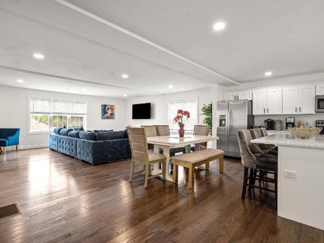 3 Br, 3 bath, Townhouse/Brownstone/RowHouse 49 Chilmark Street