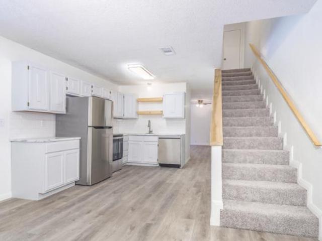3 Br, 3 bath, Townhouse/Brownstone/RowHouse 4 Amanda