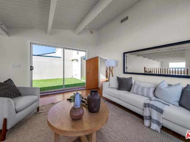 3 Br, 3 bath, Townhouse/Brownstone/RowHouse 4 Lighthouse Street