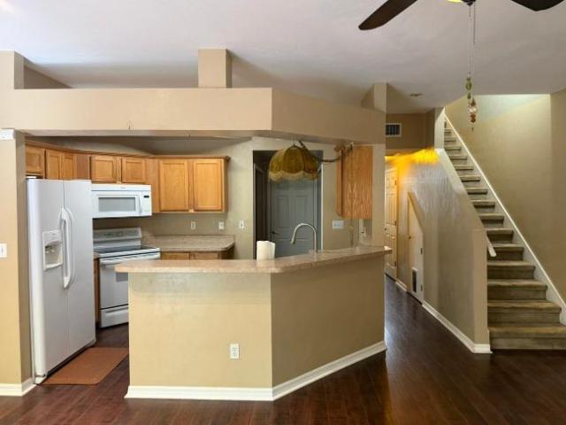 3 Br, 3 bath, Townhouse/Brownstone/RowHouse 5047 NW 1st Place