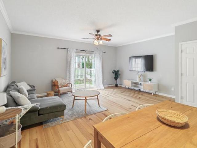 3 Br, 3 bath, Townhouse/Brownstone/RowHouse 504 Auburn Square Dr