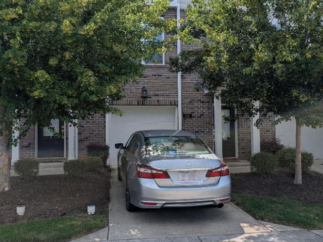 3 Br, 3 bath, Townhouse/Brownstone/RowHouse 516 Skymont Drive