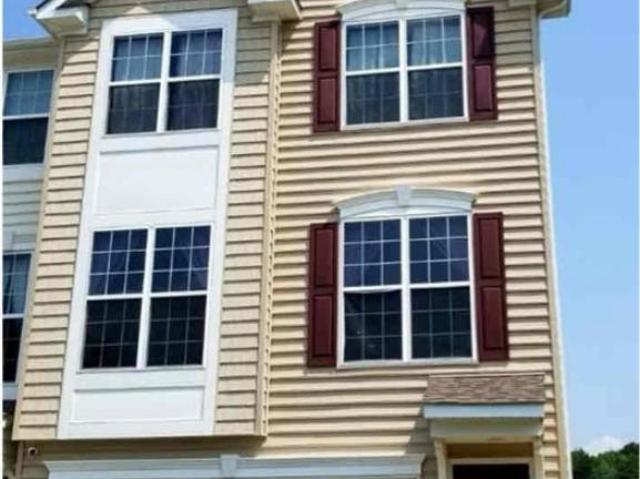 3 Br, 3 bath, Townhouse/Brownstone/RowHouse 518 Colbert Rd