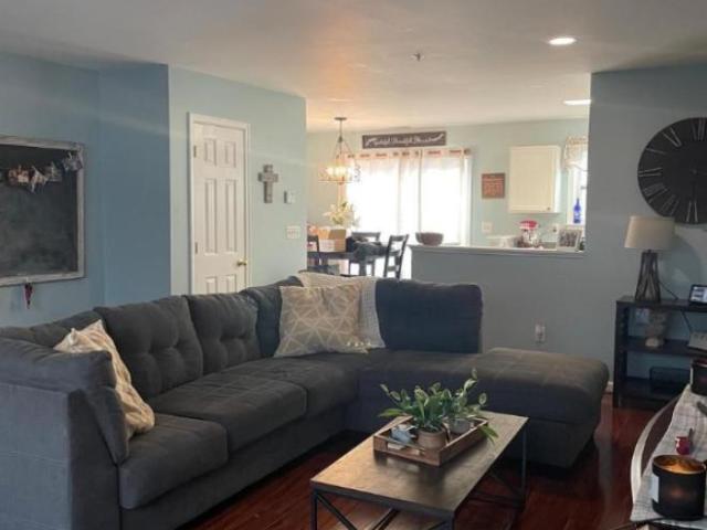 3 Br, 3 bath, Townhouse/Brownstone/RowHouse 510 Brookletts Ave