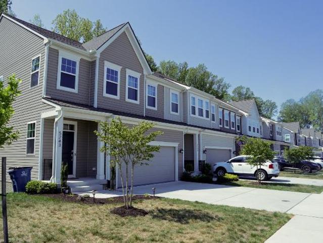 3 Br, 3 bath, Townhouse/Brownstone/RowHouse 5243 Twilight Ct