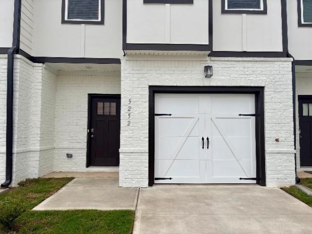3 Br, 3 bath, Townhouse/Brownstone/RowHouse 5252 Magnolia Grove Way