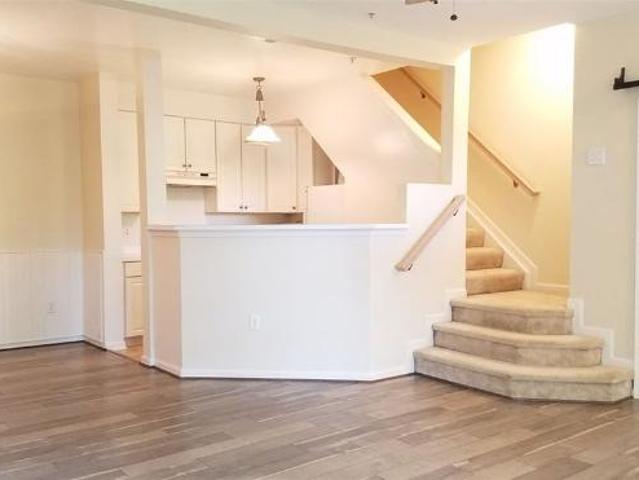 3 Br, 3 bath, Townhouse/Brownstone/RowHouse 5208 Duke Ct