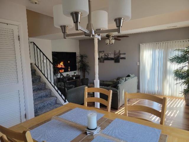 3 Br, 3 bath, Townhouse/Brownstone/RowHouse 5219 Quince Ct