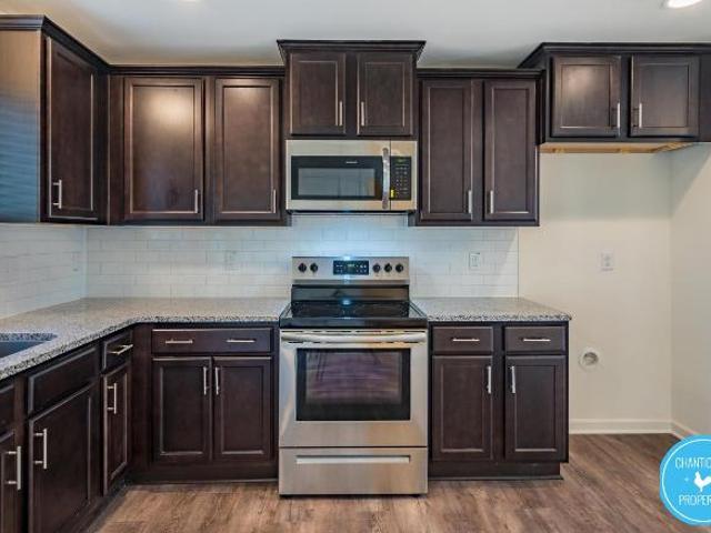 3 Br, 3 bath, Townhouse/Brownstone/RowHouse 536 Hobkirks St