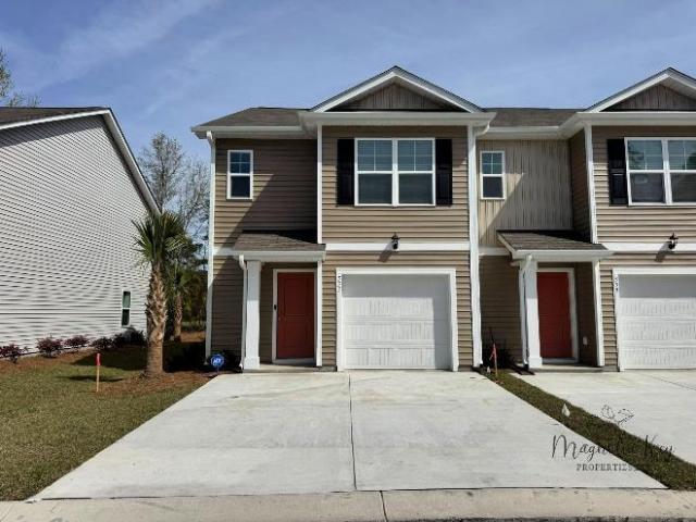 3 Br, 3 bath, Townhouse/Brownstone/RowHouse 555 Gemstone Blvd