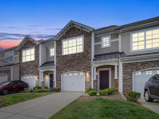 3 Br, 3 bath, Townhouse/Brownstone/RowHouse 5657 Tipperlinn Way