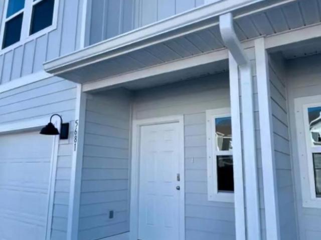 3 Br, 3 bath, Townhouse/Brownstone/RowHouse 5681 Stellarjay St