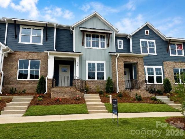 3 Br, 3 bath, Townhouse/Brownstone/RowHouse 579 Cape Cod Way