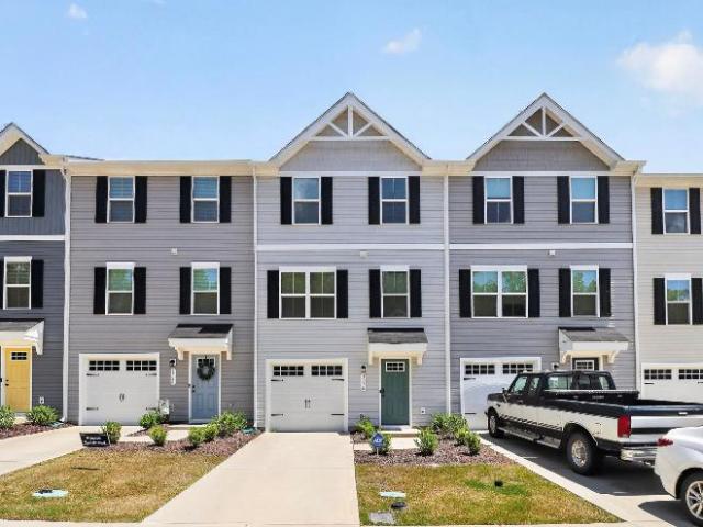 3 Br, 3 bath, Townhouse/Brownstone/RowHouse 5710 Granbury Dr
