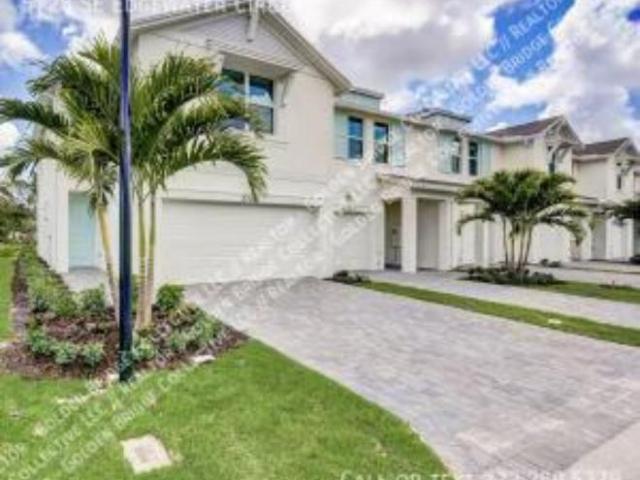 3 Br, 3 bath, Townhouse/Brownstone/RowHouse 5728 SE Edgewater Circle