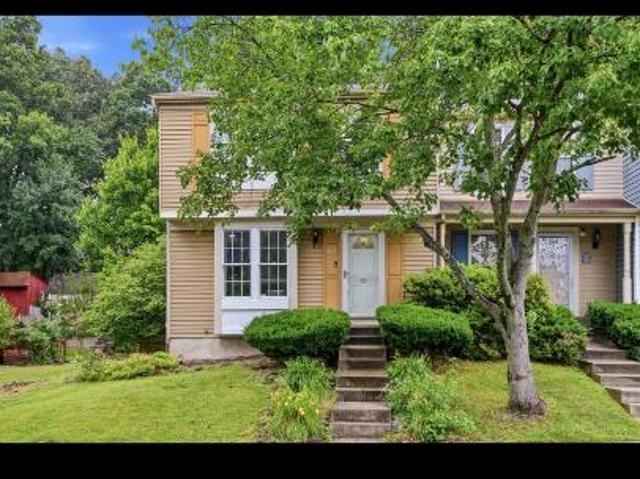 3 Br, 3 bath, Townhouse/Brownstone/RowHouse 57 Shrewsbury Ct