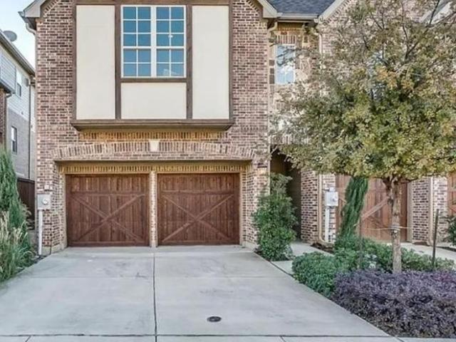 3 Br, 3 bath, Townhouse/Brownstone/RowHouse 580 Hampshire Dr