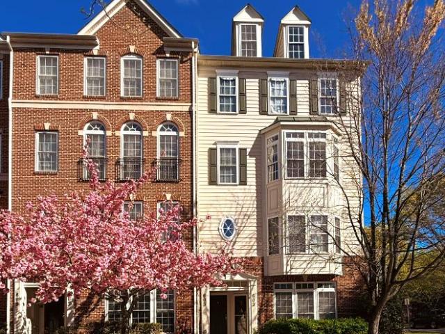 3 Br, 3 bath, Townhouse/Brownstone/RowHouse 605 Whetstone Glen St