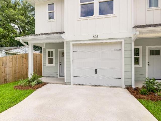 3 Br, 3 bath, Townhouse/Brownstone/RowHouse 608 Fir Ave