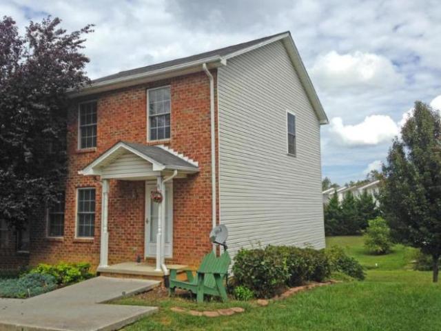 3 Br, 3 bath, Townhouse/Brownstone/RowHouse 600 Republic Road