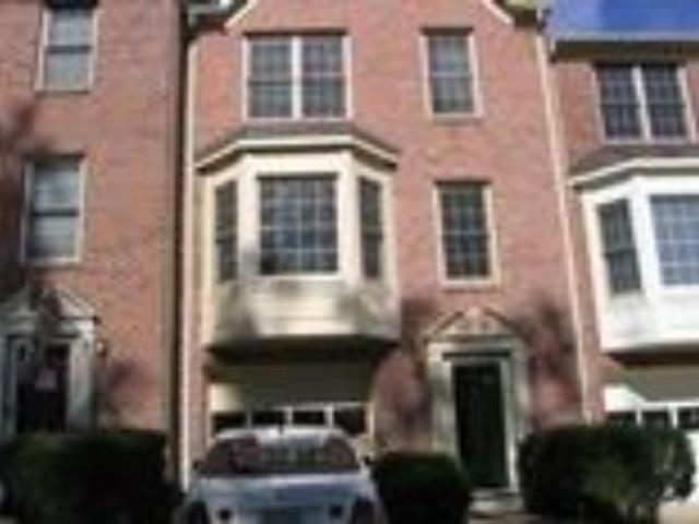 3 Br, 3 bath, Townhouse/Brownstone/RowHouse 603 Twin Brook Lane