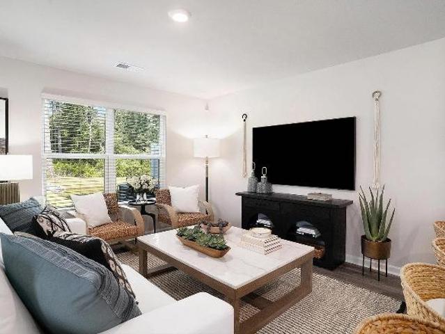 3 Br, 3 bath, Townhouse/Brownstone/RowHouse 611 Golden Resin Rd