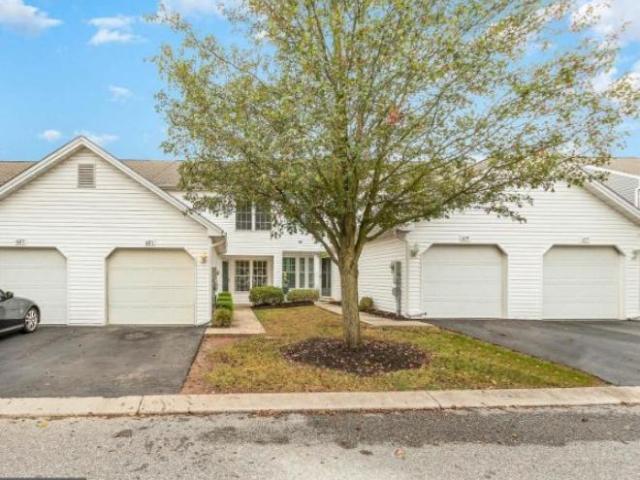 3 Br, 3 bath, Townhouse/Brownstone/RowHouse 621 Mallard Dr