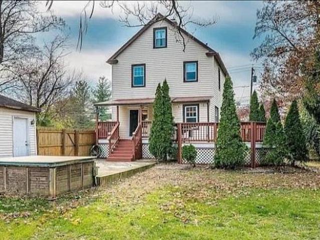 3 Br, 3 bath, Townhouse/Brownstone/RowHouse 62 Stouts Ln