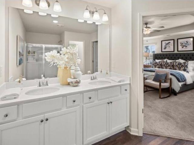 3 Br, 3 bath, Townhouse/Brownstone/RowHouse 6411 Rosetta Dr SW