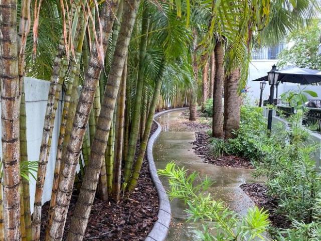 3 Br, 3 bath, Townhouse/Brownstone/RowHouse 660 Delmar Ter S