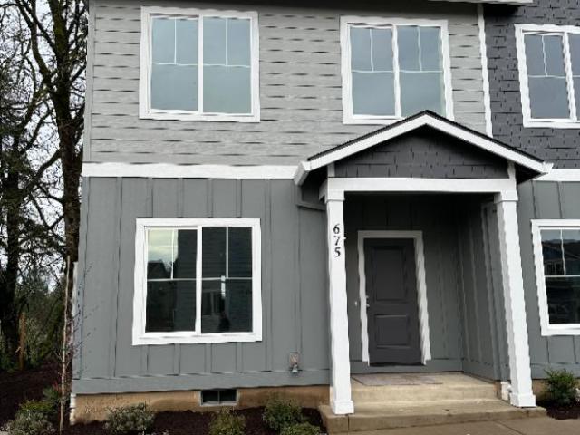 3 Br, 3 bath, Townhouse/Brownstone/RowHouse 675 NE Autumn Ridge Dr