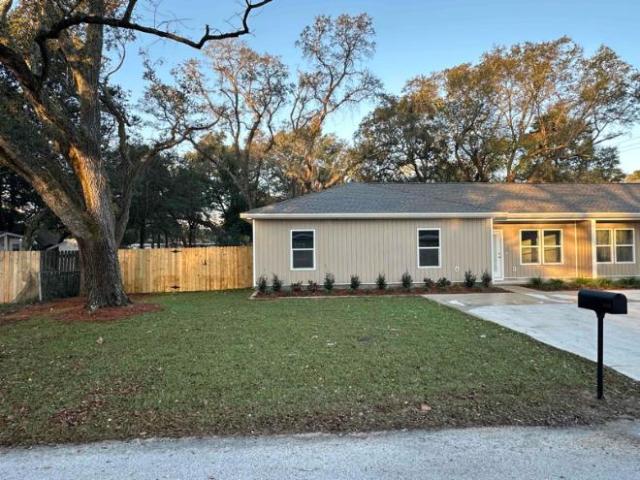 3 Br, 3 bath, Townhouse/Brownstone/RowHouse 688 Anderson Dr