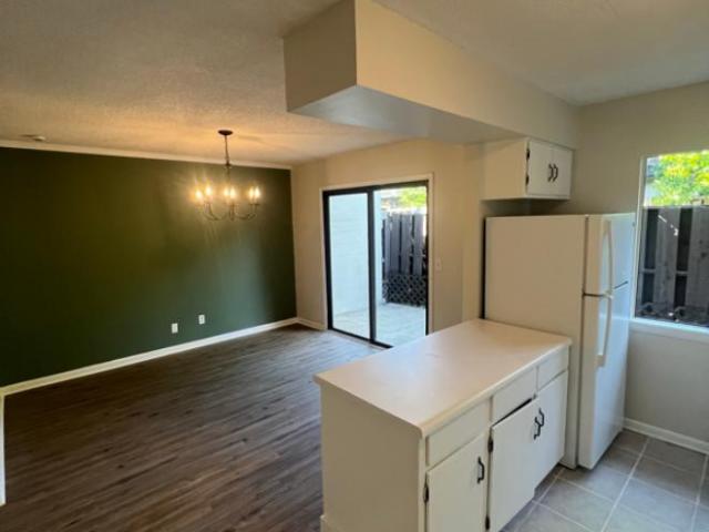 3 Br, 3 bath, Townhouse/Brownstone/RowHouse 6905 Cleaton Rd