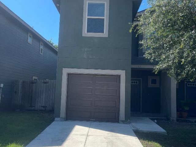 3 Br, 3 bath, Townhouse/Brownstone/RowHouse 6934 Lakeview Dr