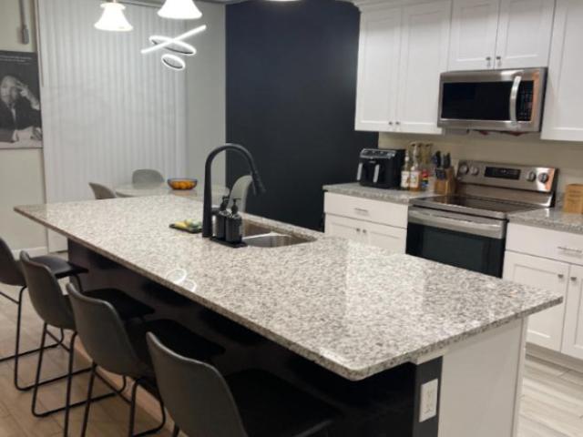 3 Br, 3 bath, Townhouse/Brownstone/RowHouse 7007 Darby Ct