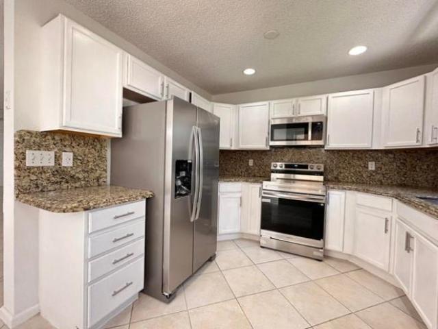 3 Br, 3 bath, Townhouse/Brownstone/RowHouse 703 Crosswinds Drive