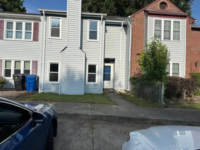 3 Br, 3 bath, Townhouse/Brownstone/RowHouse 716 Glenshire Dr