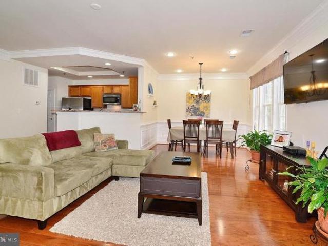 3 Br, 3 bath, Townhouse/Brownstone/RowHouse 7134 Huntley Creek Pl