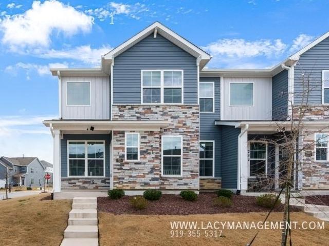 3 Br, 3 bath, Townhouse/Brownstone/RowHouse 725 Andrade Dr