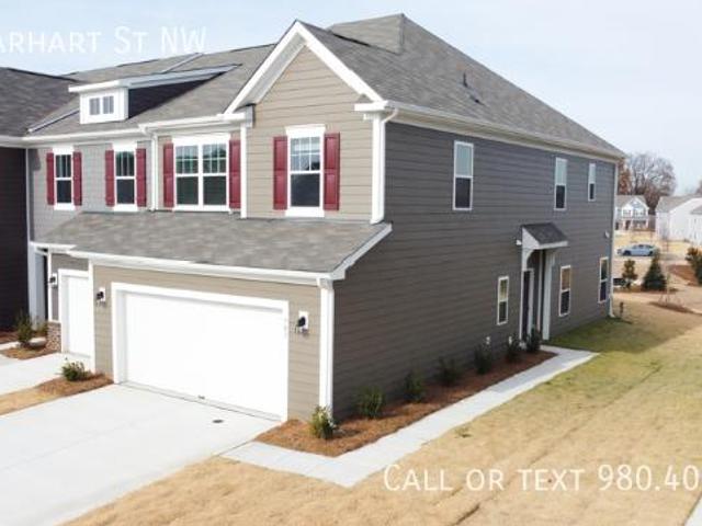 3 Br, 3 bath, Townhouse/Brownstone/RowHouse 761 Earhart St