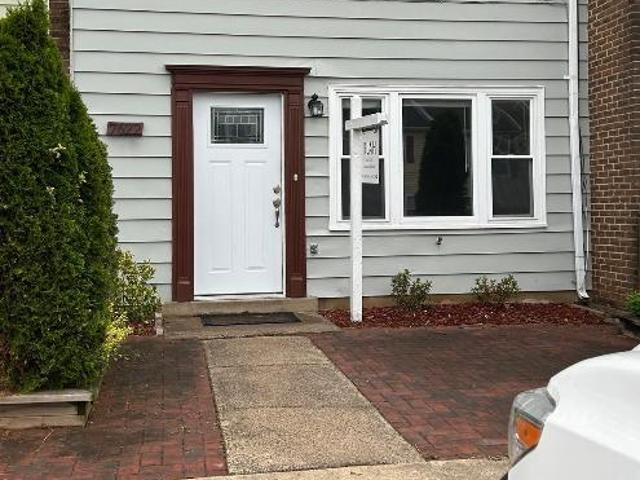 3 Br, 3 bath, Townhouse/Brownstone/RowHouse 7622 Shelley Ln