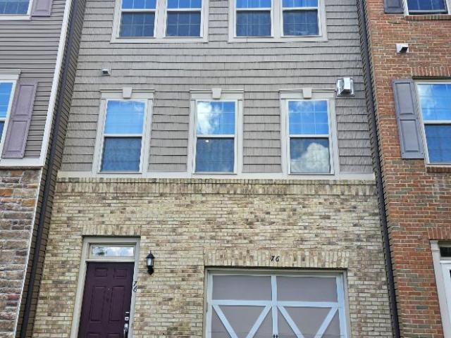 3 Br, 3 bath, Townhouse/Brownstone/RowHouse 76 Albert Ct