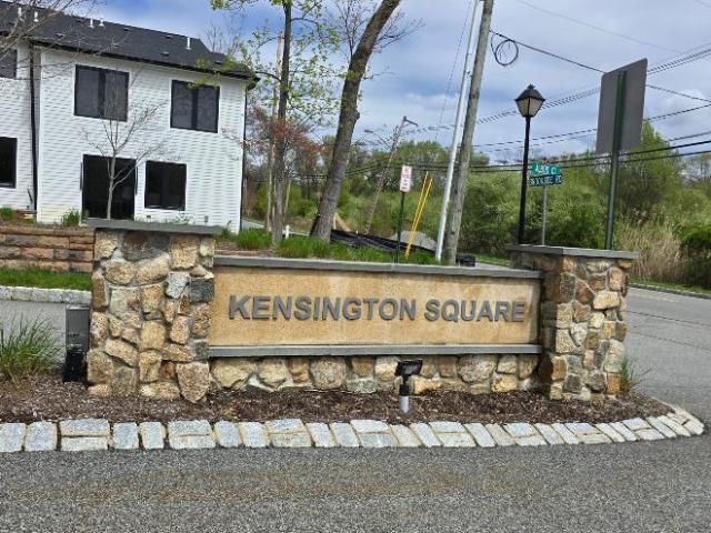 3 Br, 3 bath, Townhouse/Brownstone/RowHouse 76 Albert Ct