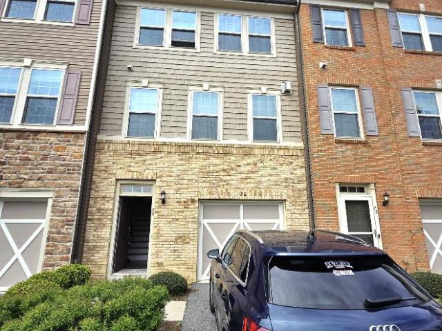 3 Br, 3 bath, Townhouse/Brownstone/RowHouse 76 Albert Ct
