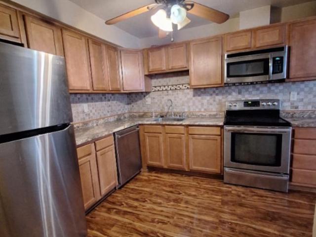 3 Br, 3 bath, Townhouse/Brownstone/RowHouse 7705 Swan Terrace