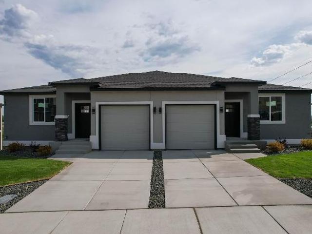 3 Br, 3 bath, Townhouse/Brownstone/RowHouse 771 Rio Vista Loop